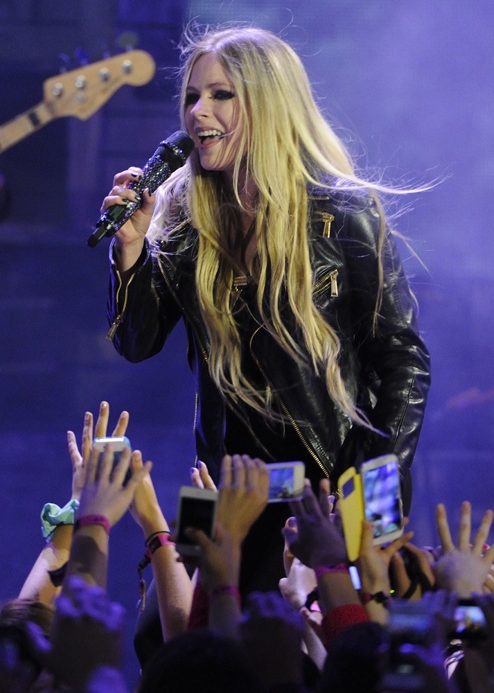Avril Lavigne Picture 1 - 2013 MuchMusic Video Awards - Show