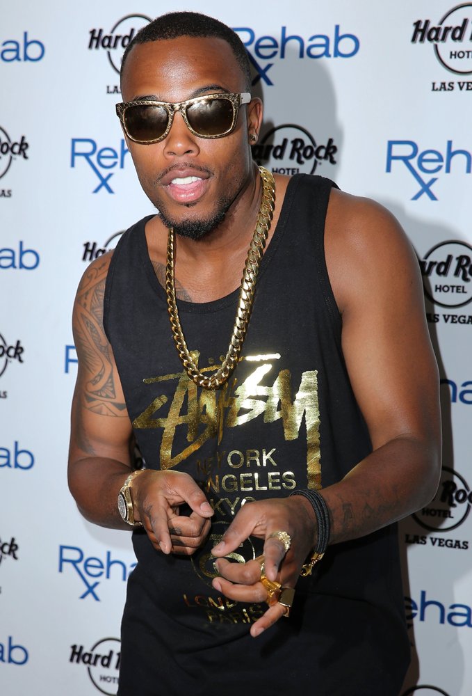 bob Picture 1 - B.o.B Performs