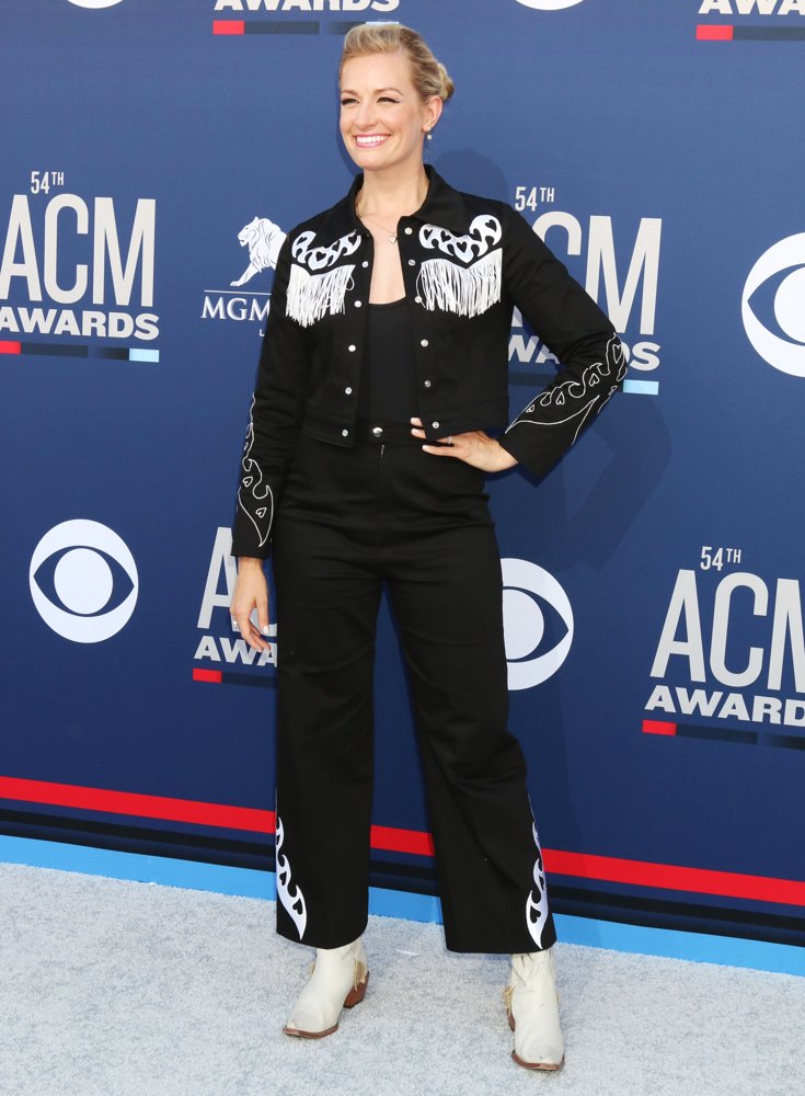 beth-behrs Picture 1 - 54th Academy of Country Music Awards - Arrivals