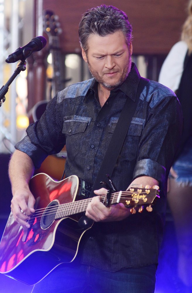 blake-shelton Picture 1 - Blake Shelton Performs on NBC's Today Show