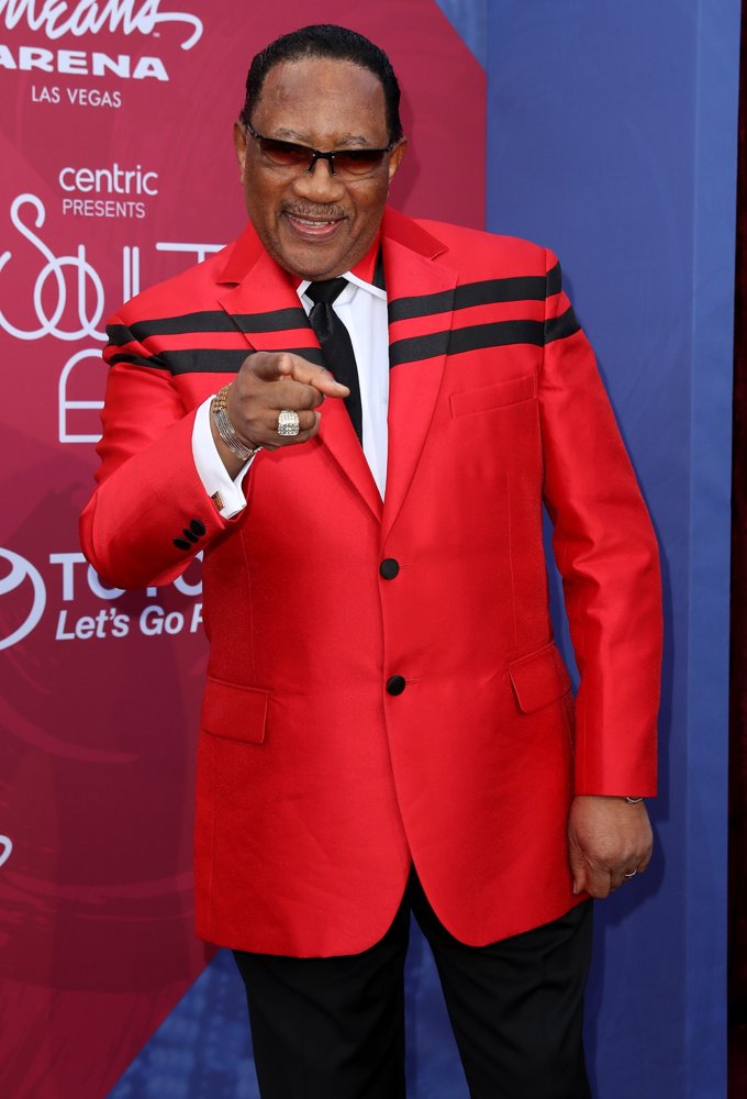 C.J.Jones Picture 1 - Soul Train Awards 2016 - Red Carpet Arrivals