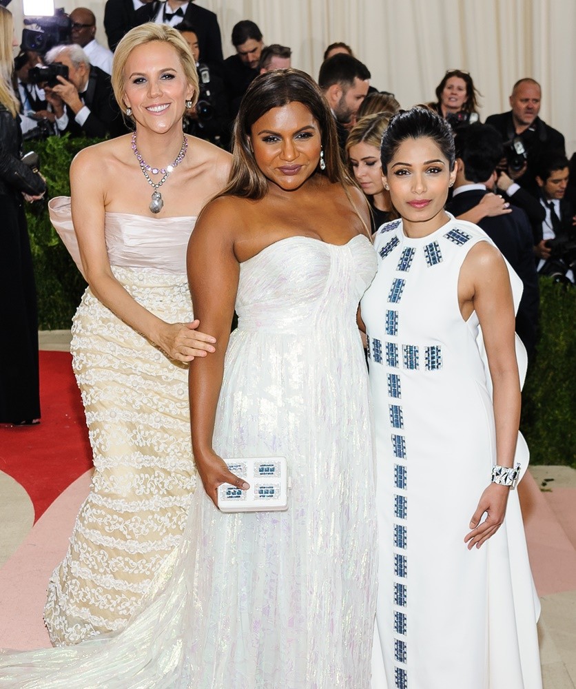 Mindy Kaling Picture 1 - Manus x Machina: Fashion in An Age of ...
