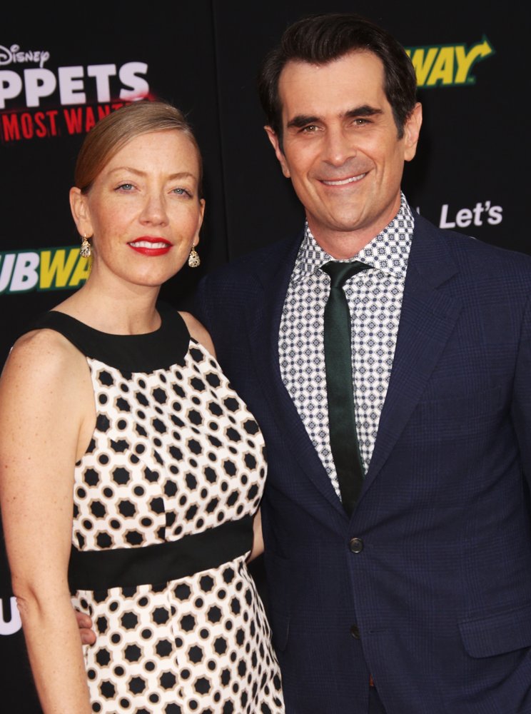 Holly Burrell Picture 1 - Los Angeles Premiere of Disney's Muppets Most ...