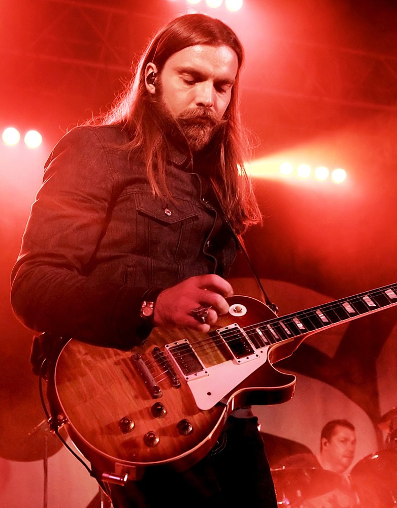 robin goodridge Picture 1 - Bush Performing on Stage