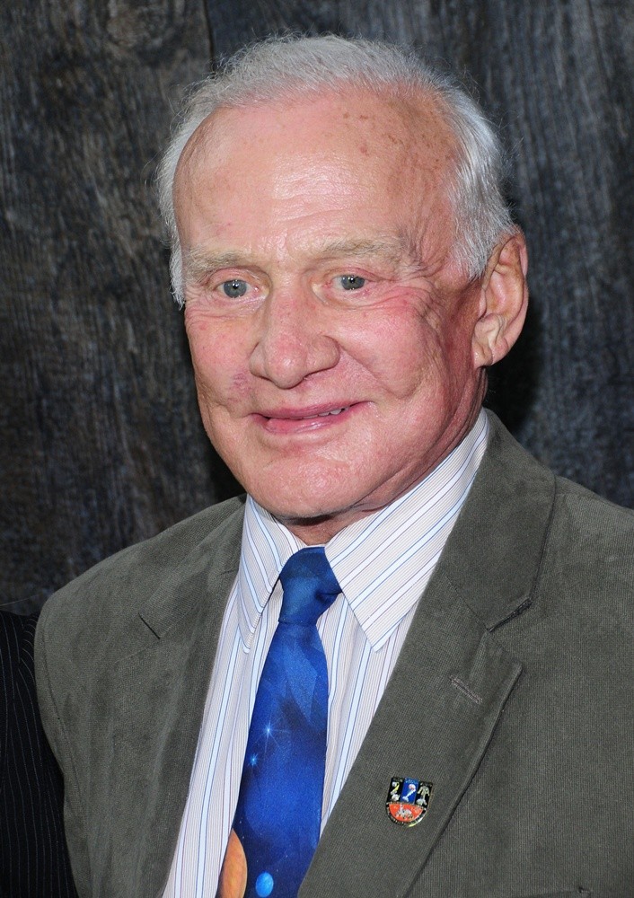 Buzz Aldrin Picture 14 - 2012 Vanity Fair Oscar Party - Arrivals