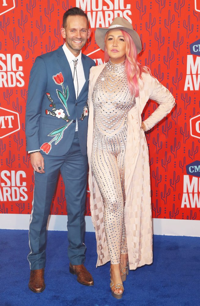 Meghan Linsey Picture 1 - 2019 CMT Music Awards - Arrivals