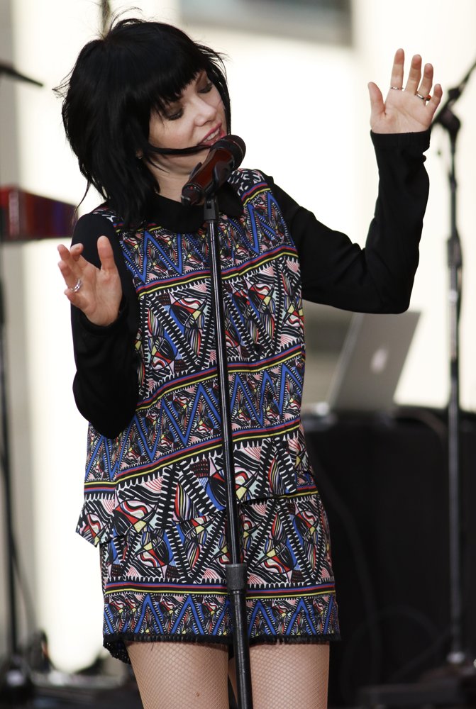 Carly Rae Jepsen Picture 1 - Carly Rae Jepsen Performs on Today Show ...
