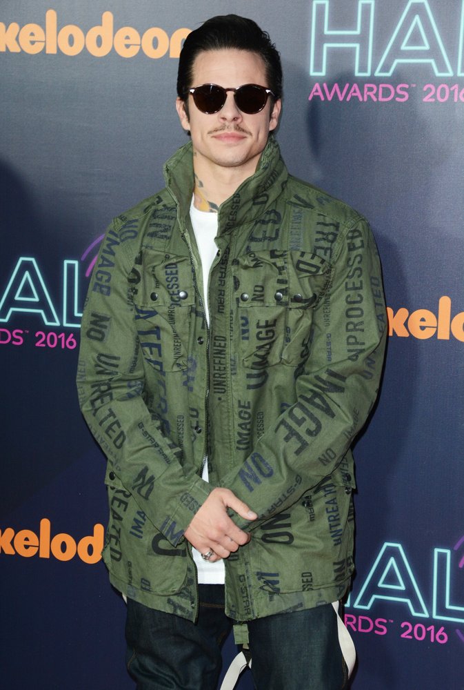 Nickelodeon Halo Awards 2016 - Red Carpet Arrivals - Picture 1