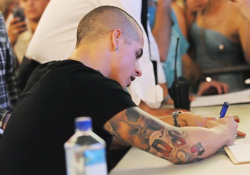 Casper Smart Picture 1 - Casper Smart Signs Autographs