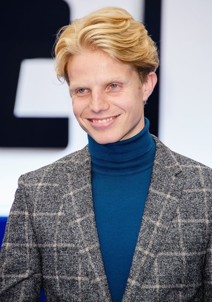 The World Premiere of Legend - Arrivals - Picture 1