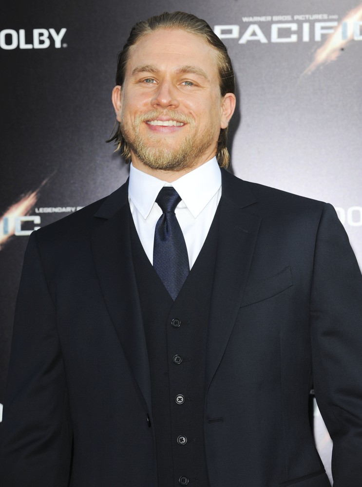 charlie-hunnam Picture 1 - Los Angeles Premiere of Pacific Rim