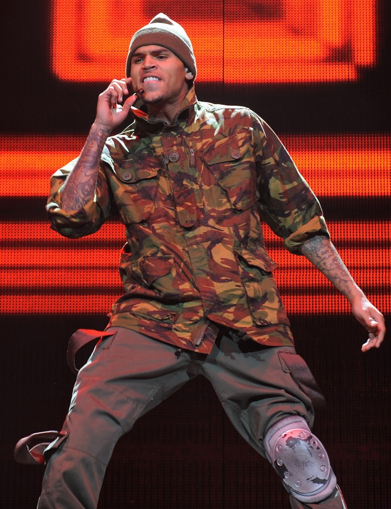 Chris Brown Picture 299 - Chris Brown Performing Live on Stage During ...