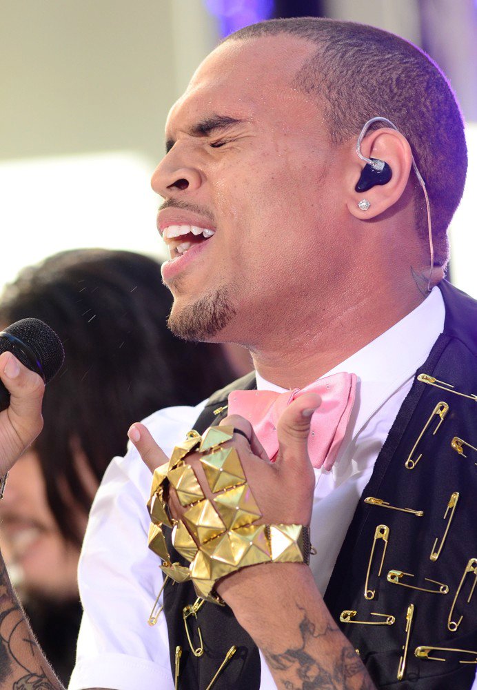 Chris Brown Picture 1 - Chris Brown Performing Live as Part of The ...
