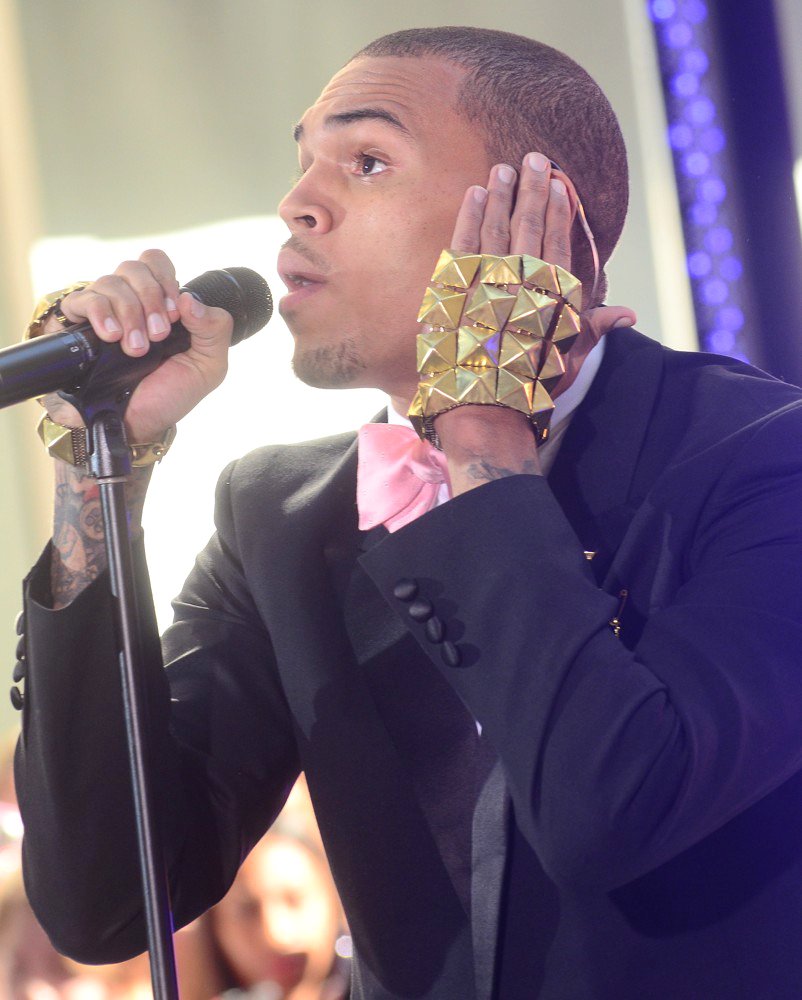Chris Brown Picture 1 - Chris Brown Performing Live as Part of The ...