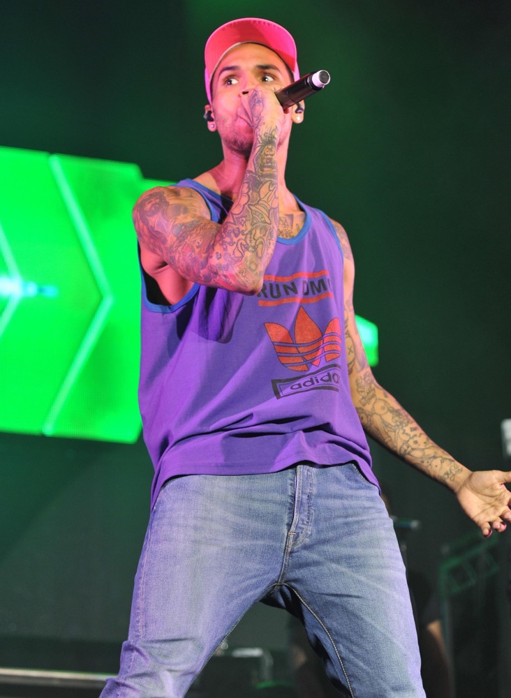 Chris Brown Picture 321 - Chris Brown Performing Live on Stage During ...
