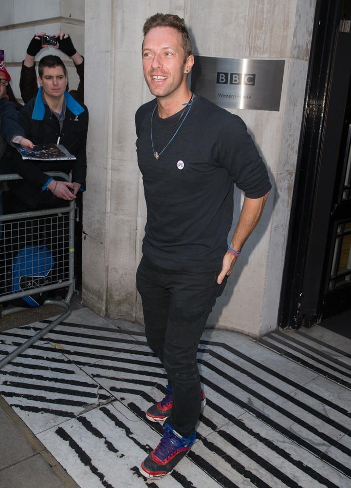 chris-martin Picture 1 - Chris Martin at The BBC Radio 2 Studios