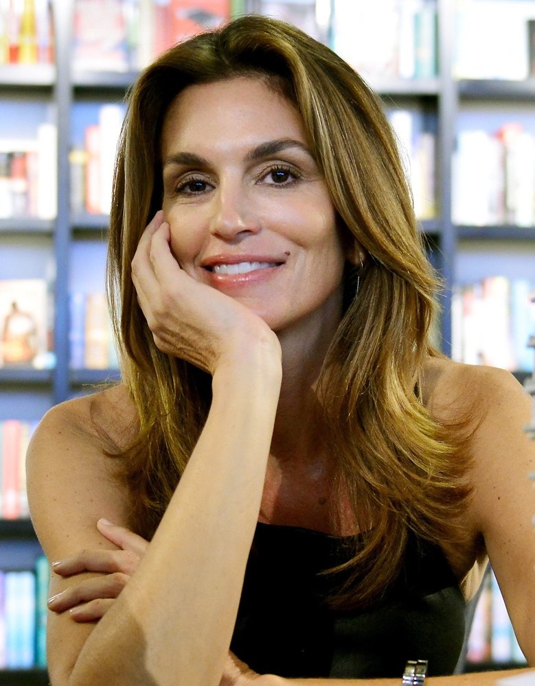 Cindy Crawford Picture 75 - Cindy Crawford Signs Copies of Her Book ...