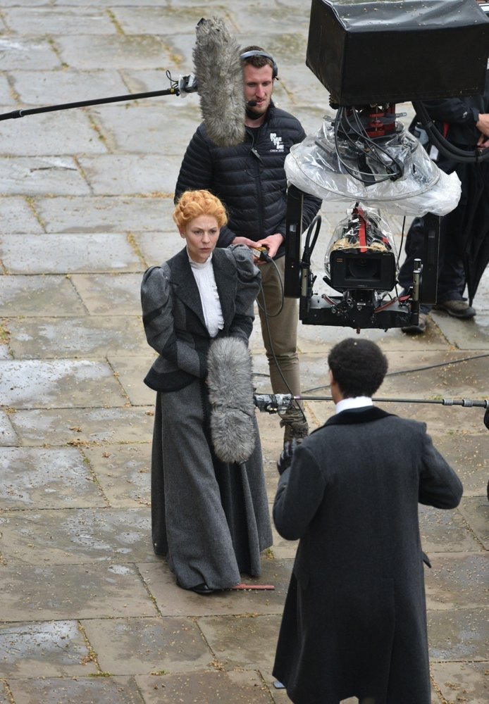 claire-danes Picture 1 - Claire Danes Filming Scenes for The Essex Serpent