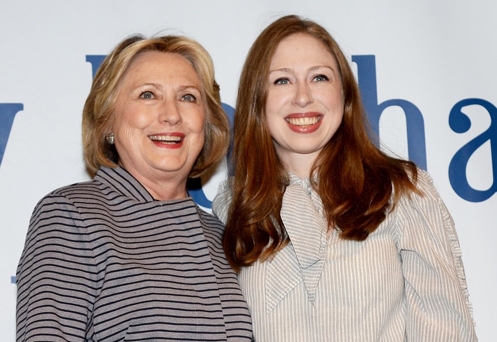 Hillary Clinton Picture 1 - Hillary Clinton and Chelsea Clinton Sign ...