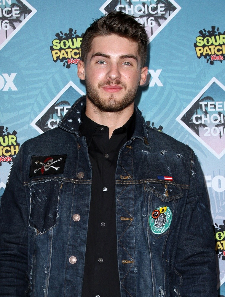 Cody Christian Picture 1 - Teen Choice Awards 2016 - Press Room