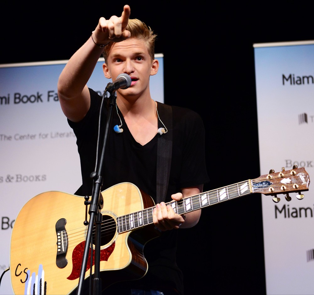O.J. Simpson Picture 1 - Cody Simpson Performs, Greets Fans and Signs ...