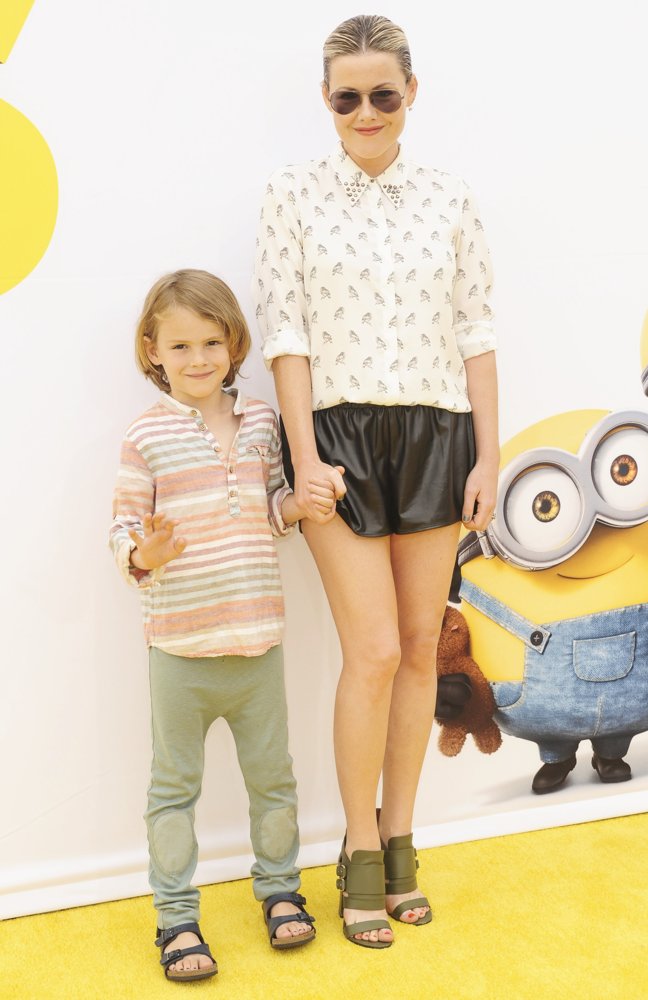 William Robert Cowles Picture 1 - Minions Los Angeles Premiere ...