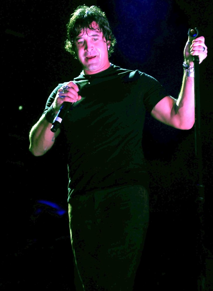 Scott Stapp Picture 1 - Creed Perform on Stage During The Full Circle Tour