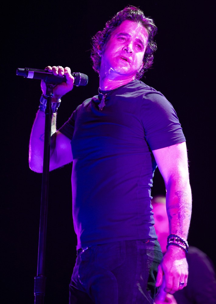 Creed Picture 18 - Creed Perform on Stage During The Full Circle Tour