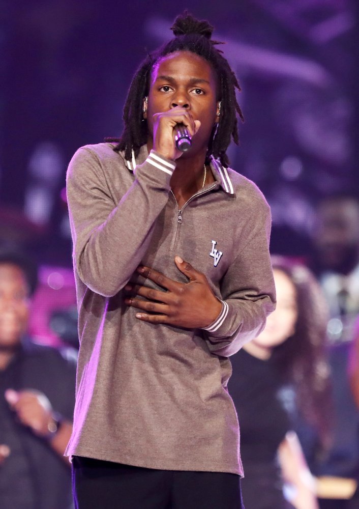 Daniel Caesar Pictures, Latest News, Videos.
