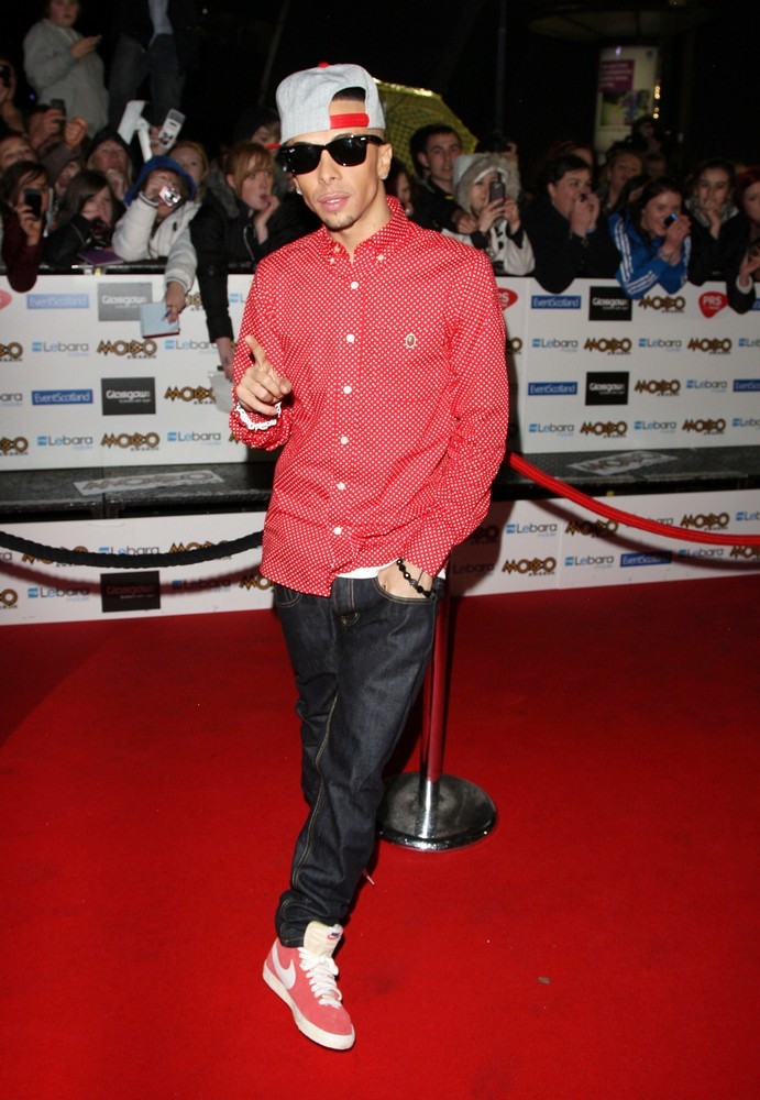 N-Dubz Picture 20 - Celebrities Outside The BBC Radio One Studios