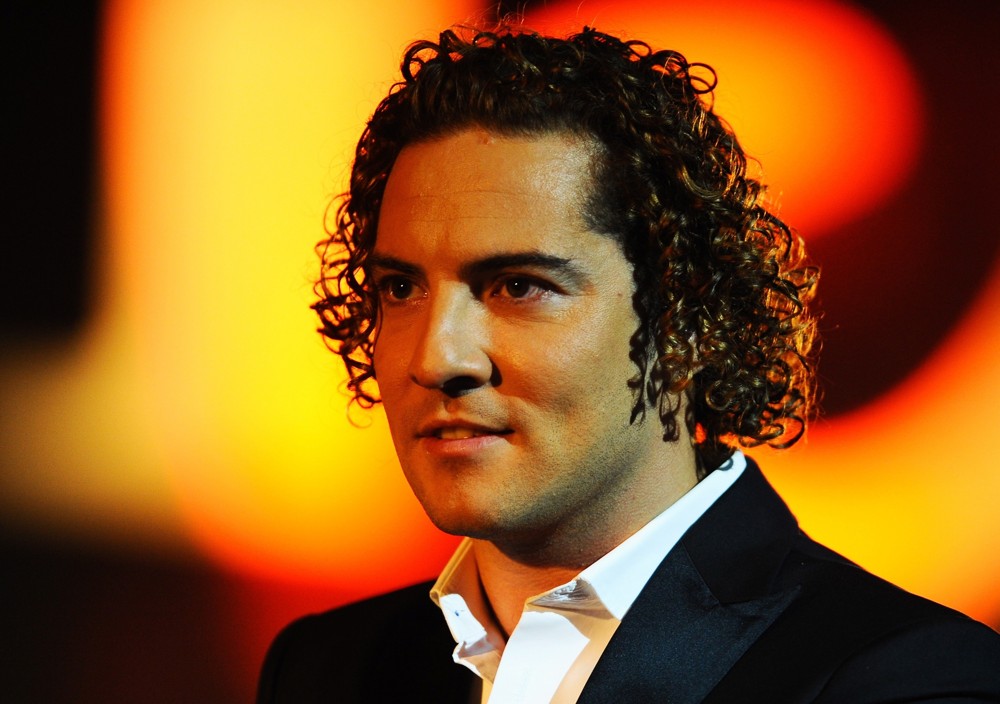 David Bisbal Picture 1 - David Bisbal Performs