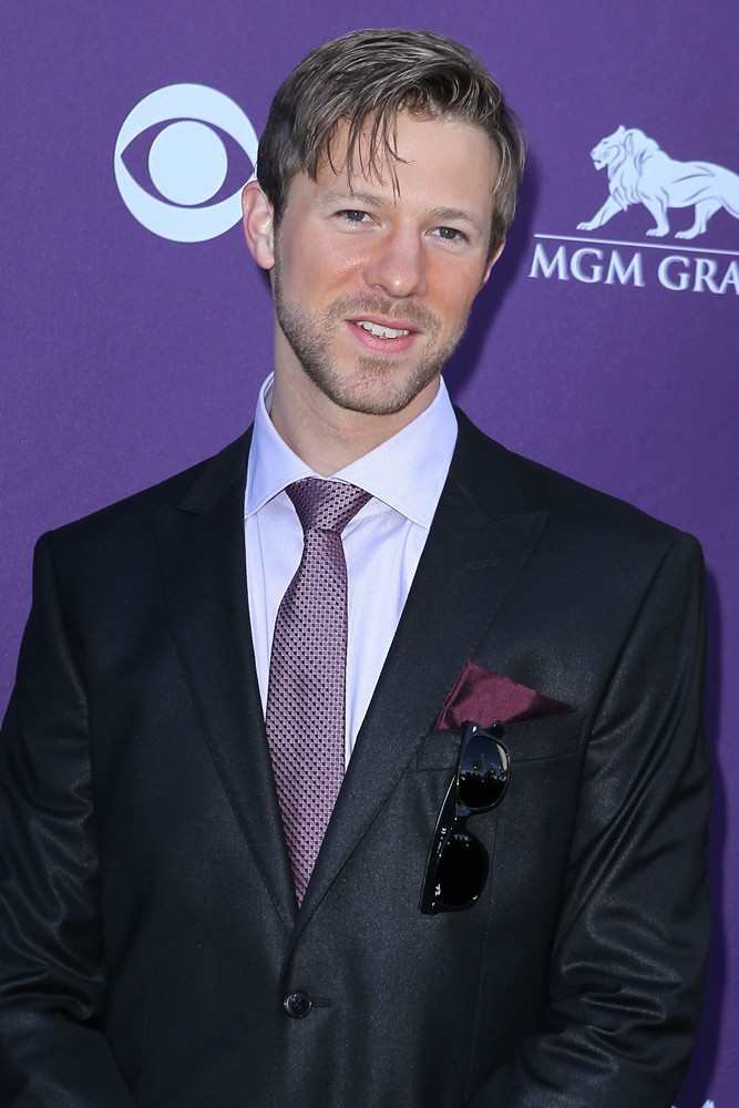 Edge Picture 1 - 2012 ACM Awards - Arrivals