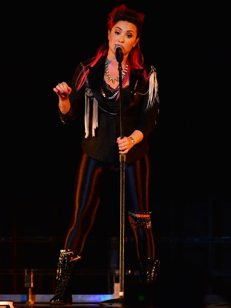 Demi Lovato Picture 1 - Demi Lovato Performing Live in Concert