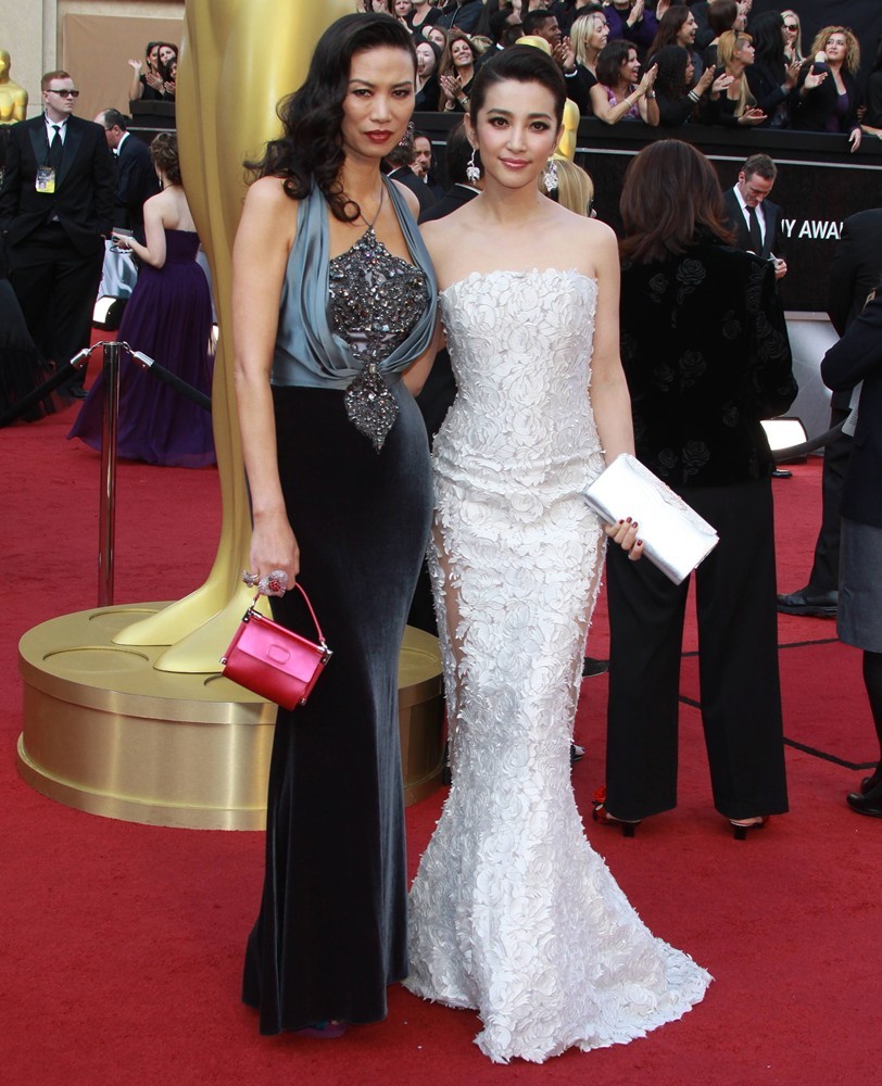 Wendi Deng Picture 1 - 84th Annual Academy Awards - Arrivals