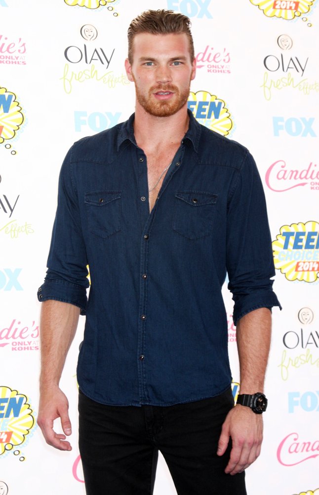 Derek Theler Picture 29 - World Premiere of TriStar Pictures' Elysium