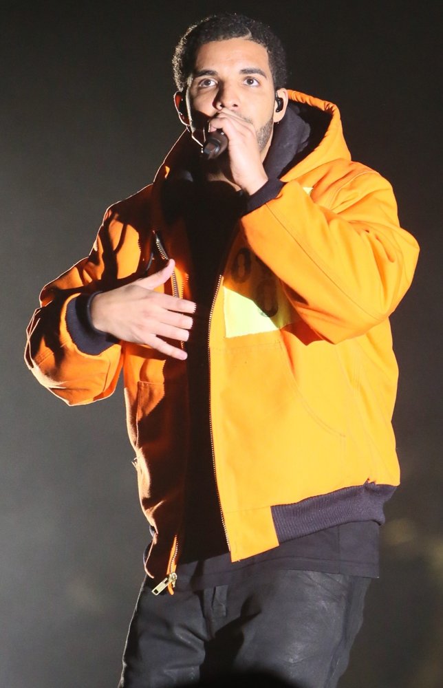 drake Picture 1 - Coachella 2015 - Day 3 - Performances