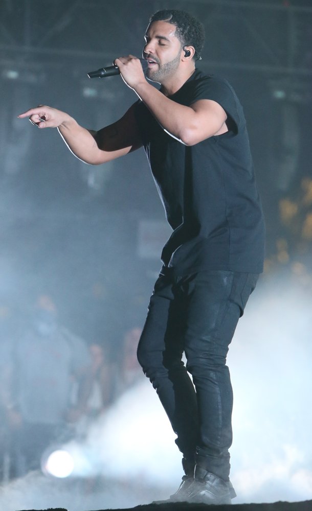 Drake Picture 1 - Coachella 2015 - Day 3 - Performances