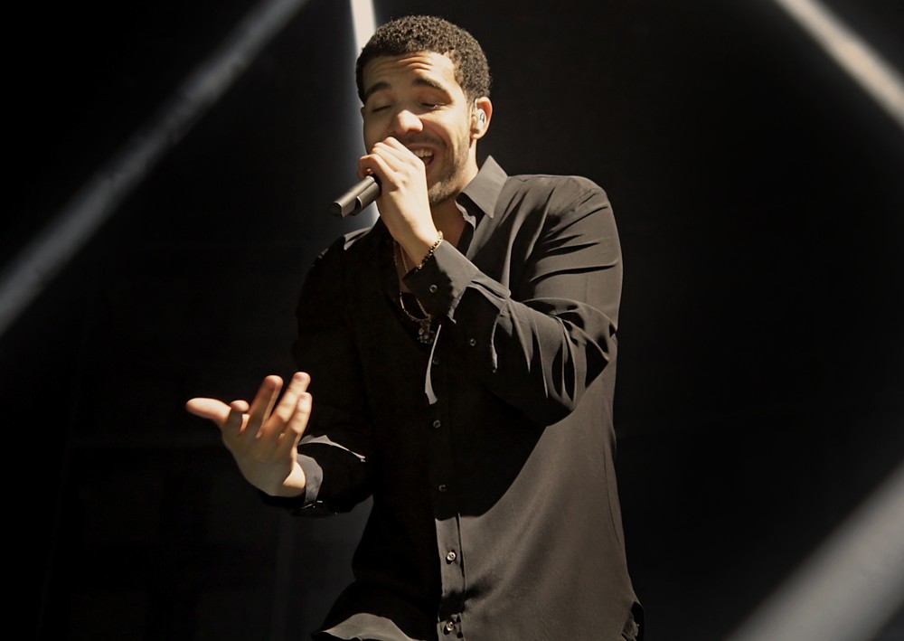Drake Picture 1 - Drake Performing at Manchester Evening News Arena
