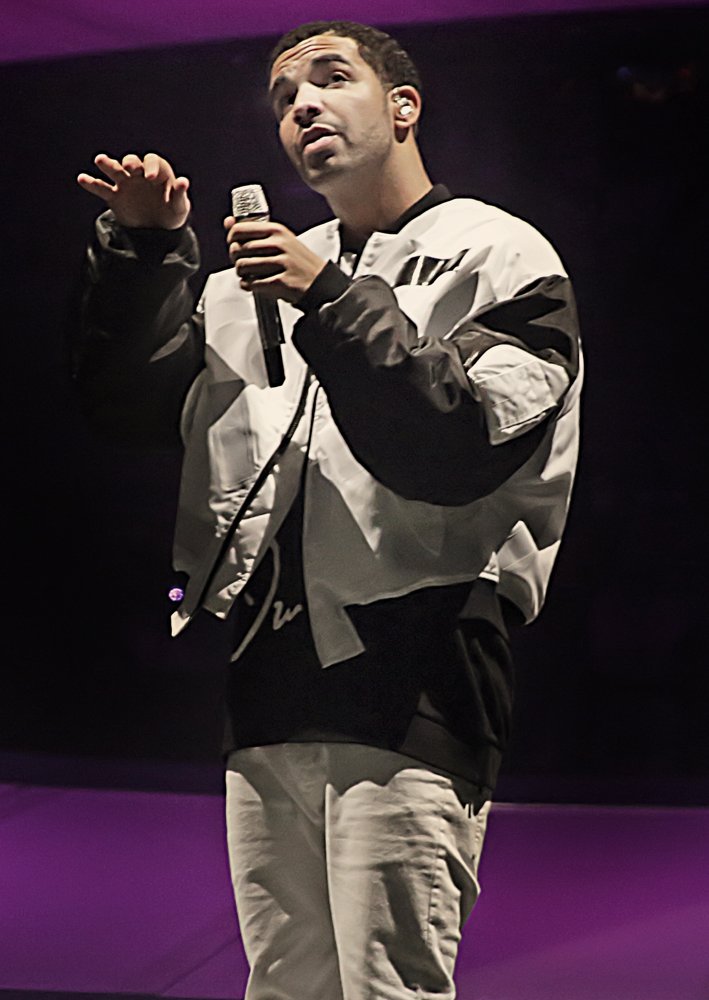 Drake Picture 180 - Drake Performs Live