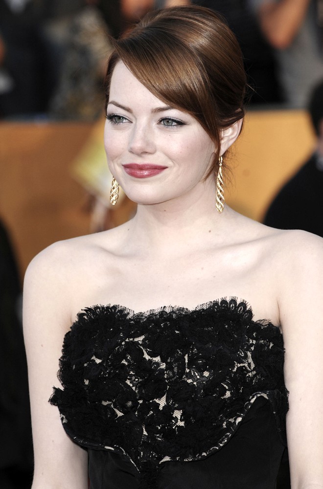 emma-stone Picture 1 - The 18th Annual Screen Actors Guild Awards ...