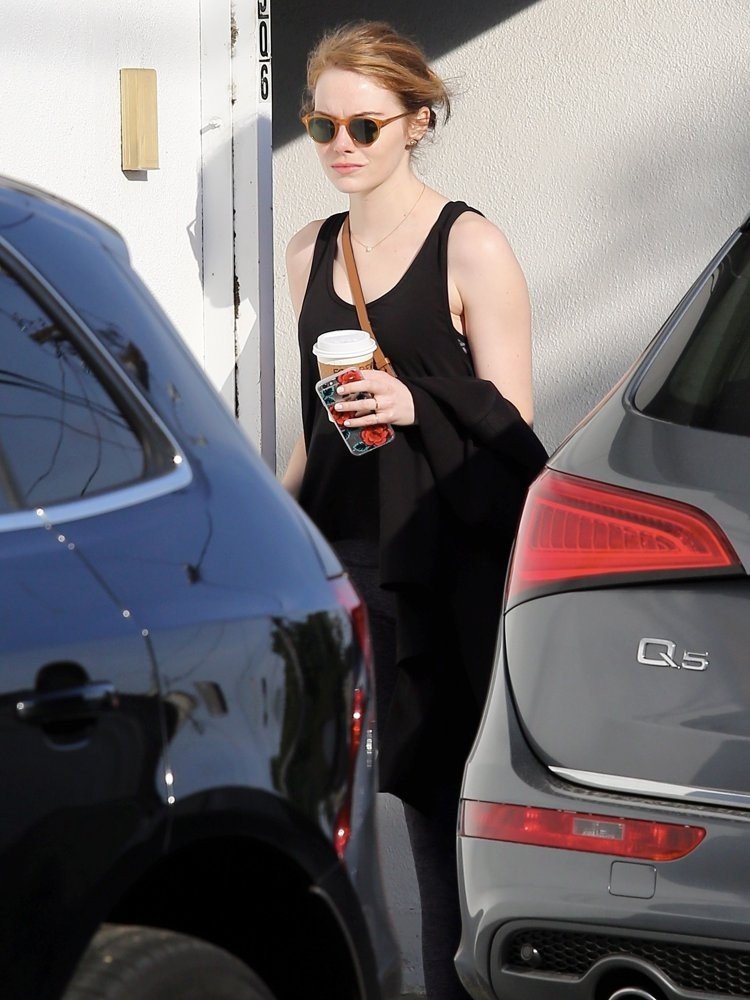 Emma Stone Picture 1 - Emma Stone Spotted Leaving The Gym | AceShowbiz
