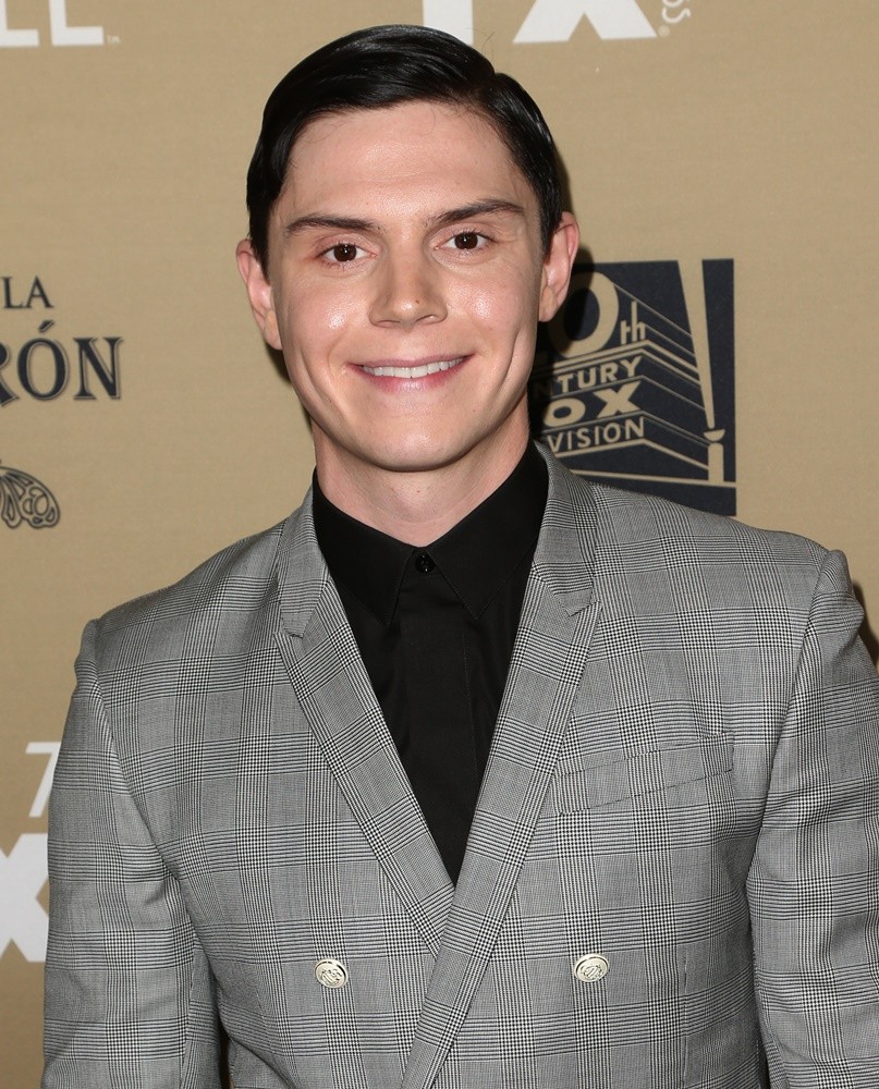Evan Peters Picture 1 - Premiere Screening of FX's American Horror Story: Hotel - Arrivals