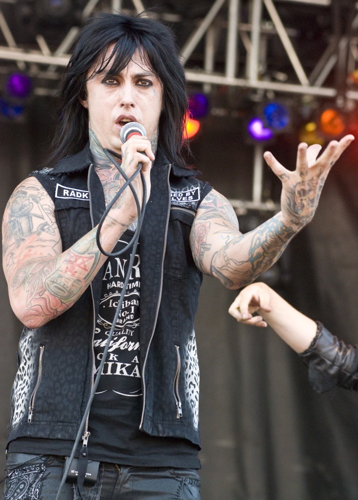 falling in reverse Picture 22 - Falling in Reverse Perform at Rock on ...