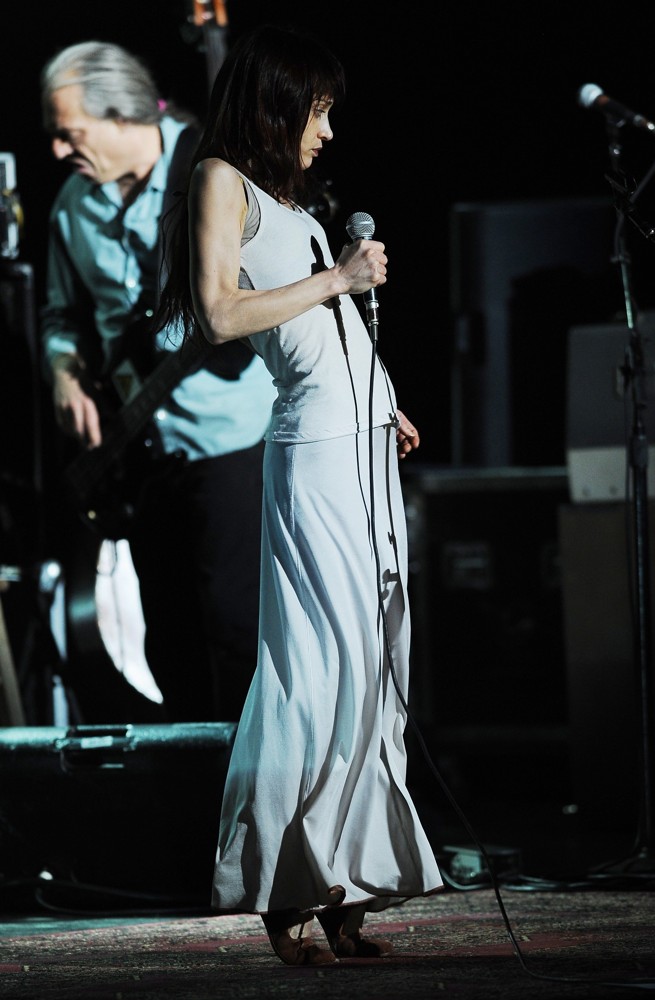 Fiona Apple Picture 1 - Fiona Apple Performs During Her Every Single ...