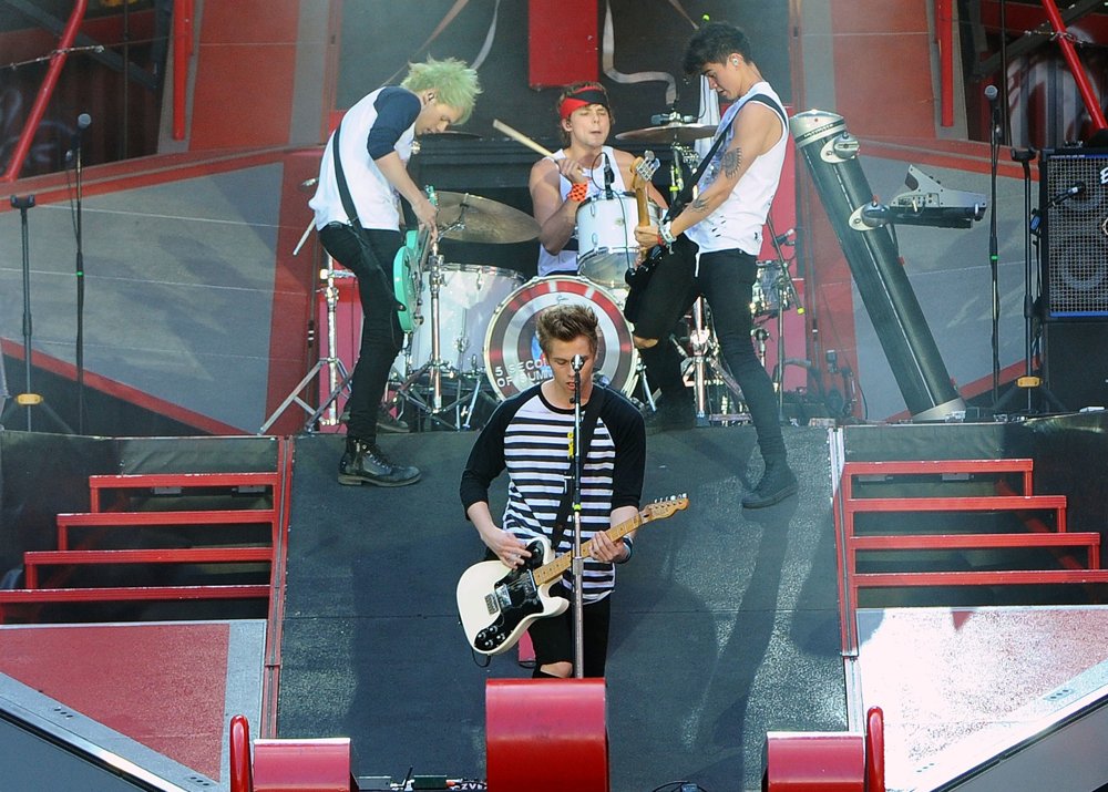 5-seconds-of-summer Picture 1 - 5 Seconds of Summer Opening for One ...