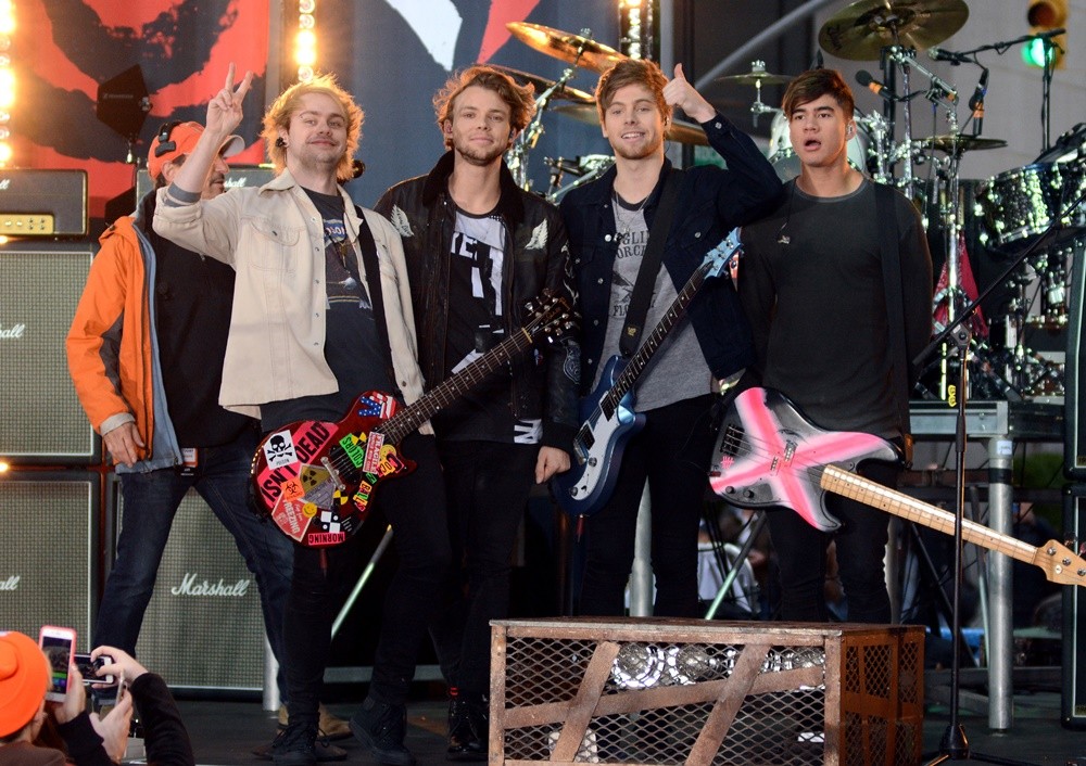 5-seconds-of-summer Picture 1 - 5 Seconds of Summer Perform on NBC's ...