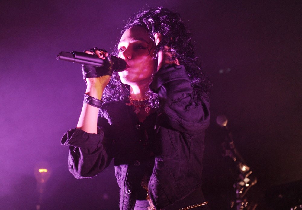 fka-twigs Picture 1 - FKA twigs Performing Live in Concert
