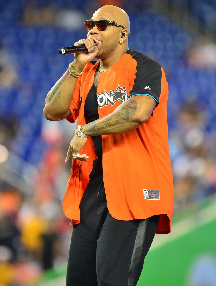 Flo Rida Picture 1 - All-Star and Legends Celebrity Softball Game ...