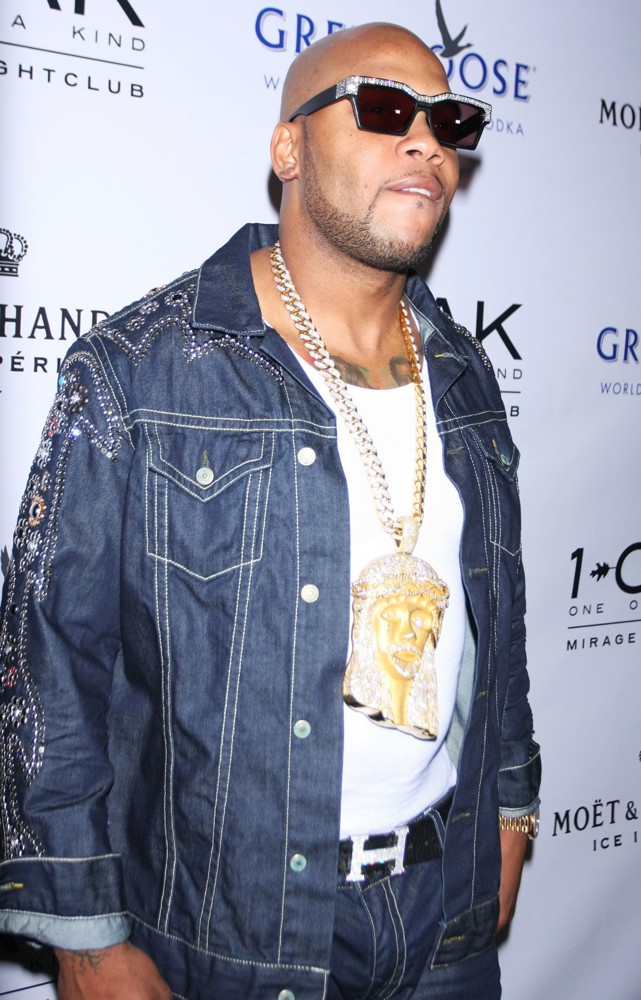 Flo Rida Picture 1 - Flo Rida Hosts A Party During Memorial Day Weekend ...