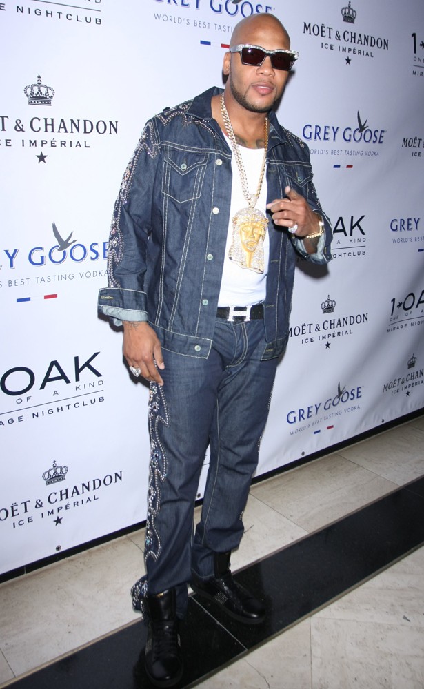 Flo Rida Picture 1 - Flo Rida Hosts A Party During Memorial Day Weekend ...